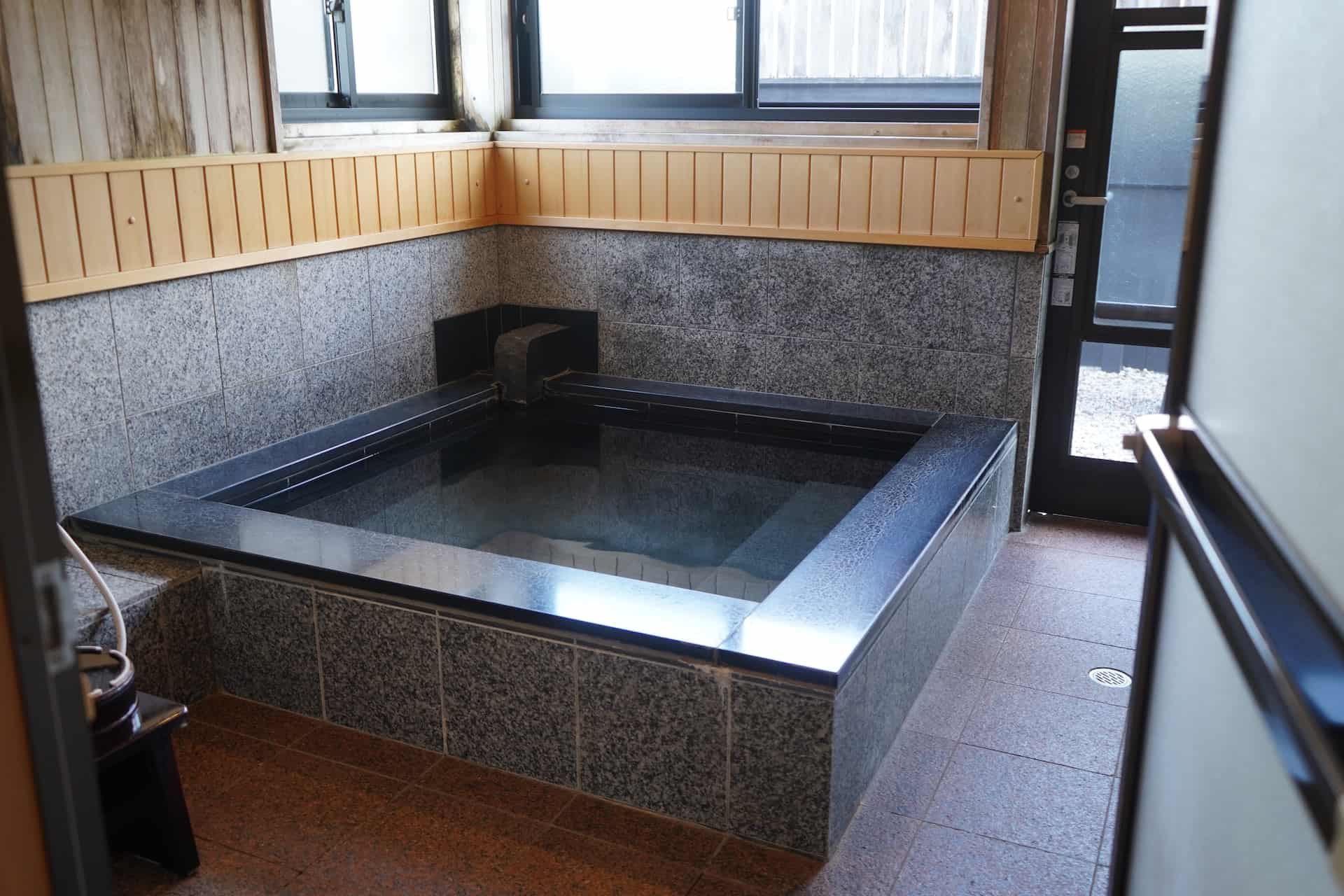 Why Do Japanese People Bathe in the Evening? - A Day Of Zen
